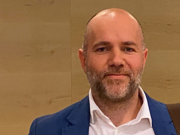 Bak enhver vellykket kunstner står en god leder. Eller? | Kristiania