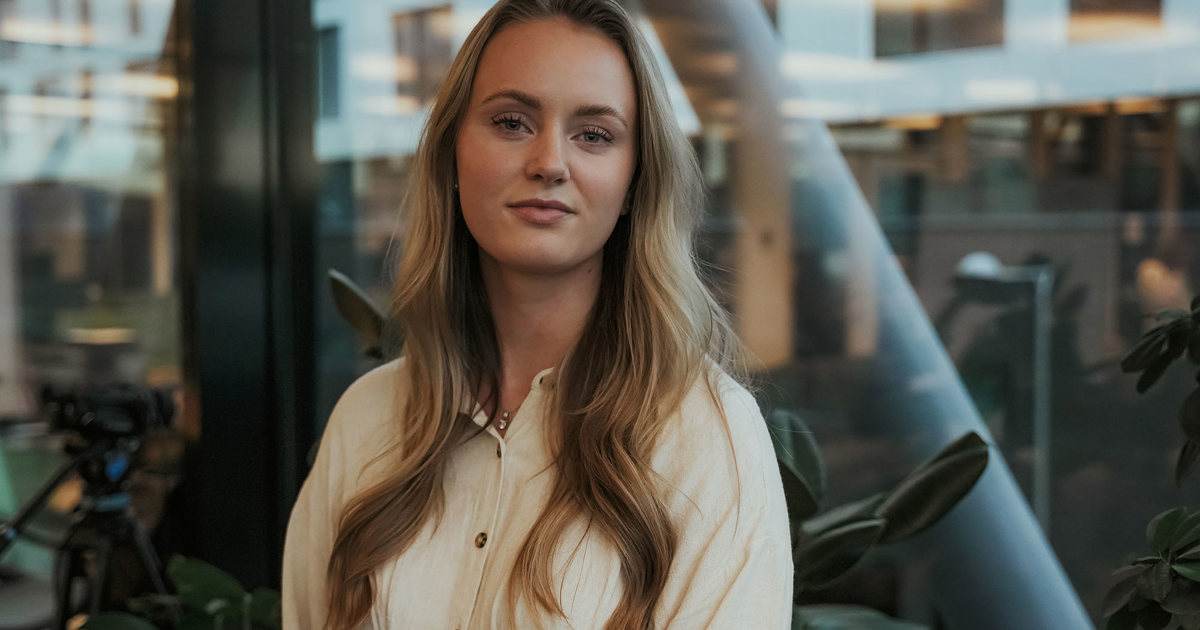 Mira fikk jobb som Content Manager mens hun studerte